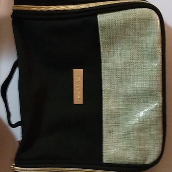 Isaac Mizrahi | Bags | Nwot Isaac Mizrahi Travel Toiletries Bag | Poshmark